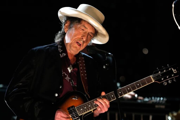 Bob Dylan joue "You Ain't Goin' Nowhere" pour la première fois en 14 ...